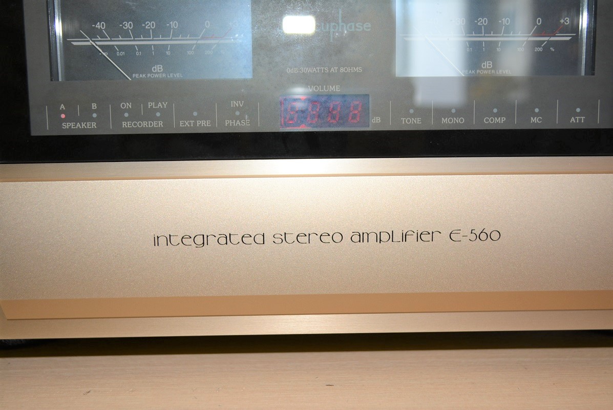 販売終了： 中古品：Accuphase E-560 CLASS-A ステレオ プリメインアンプ 中古品 オーディオ専門店AVBOX
