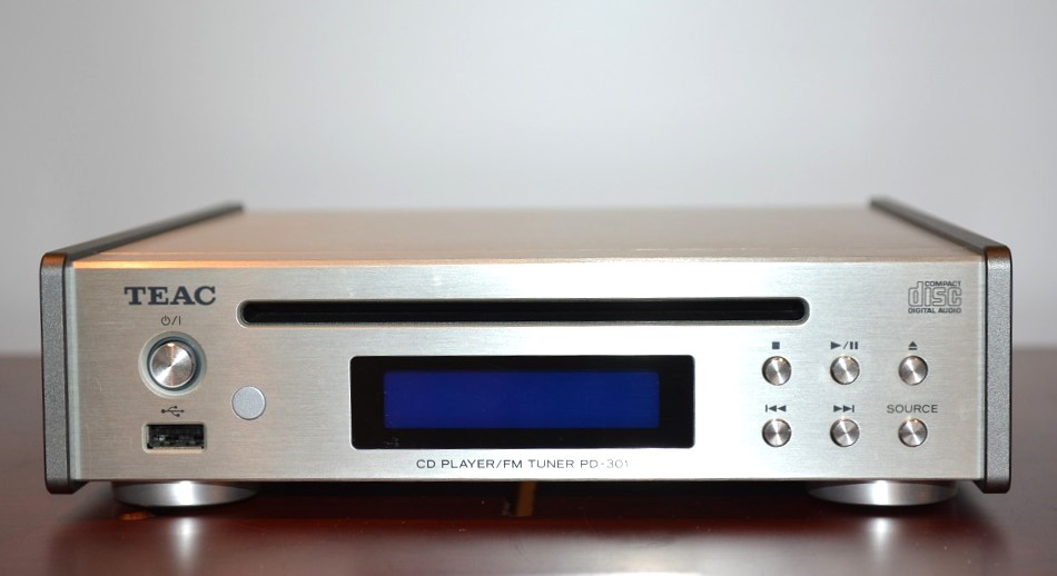 販売終了：中古品：ワイドFMチューナー搭載 CDプレーヤーTEAC PD-301-S プリメインアンプ